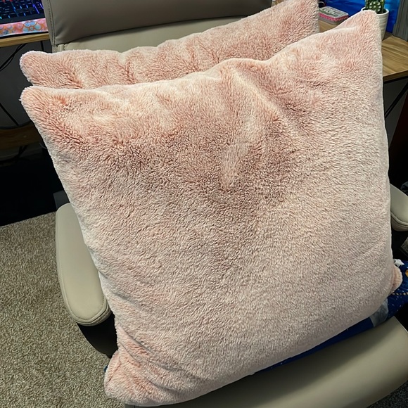 Bedding | Extra Large And Extra Soft Pink Pillows | Poshmark